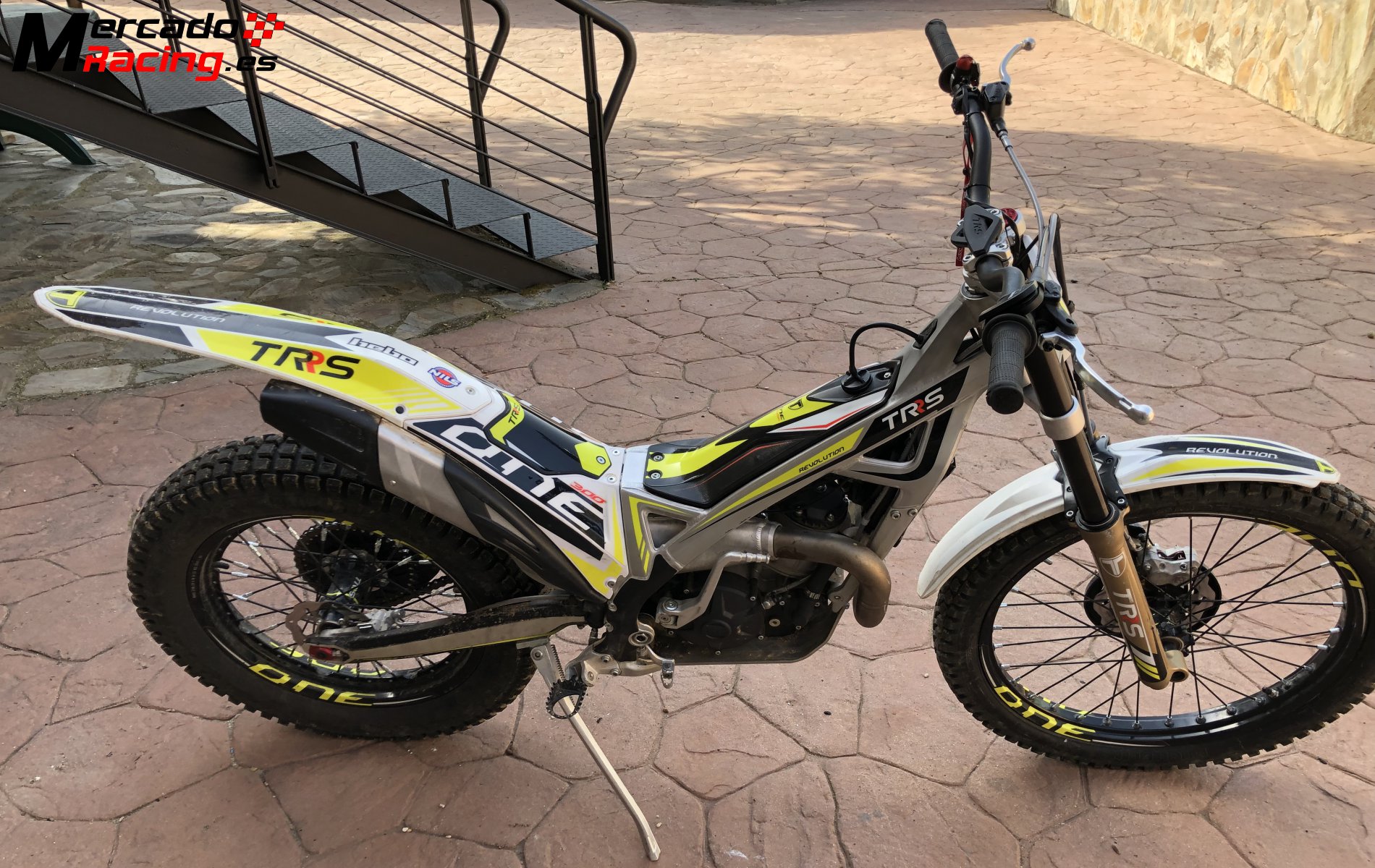 TRS ONE RR 300