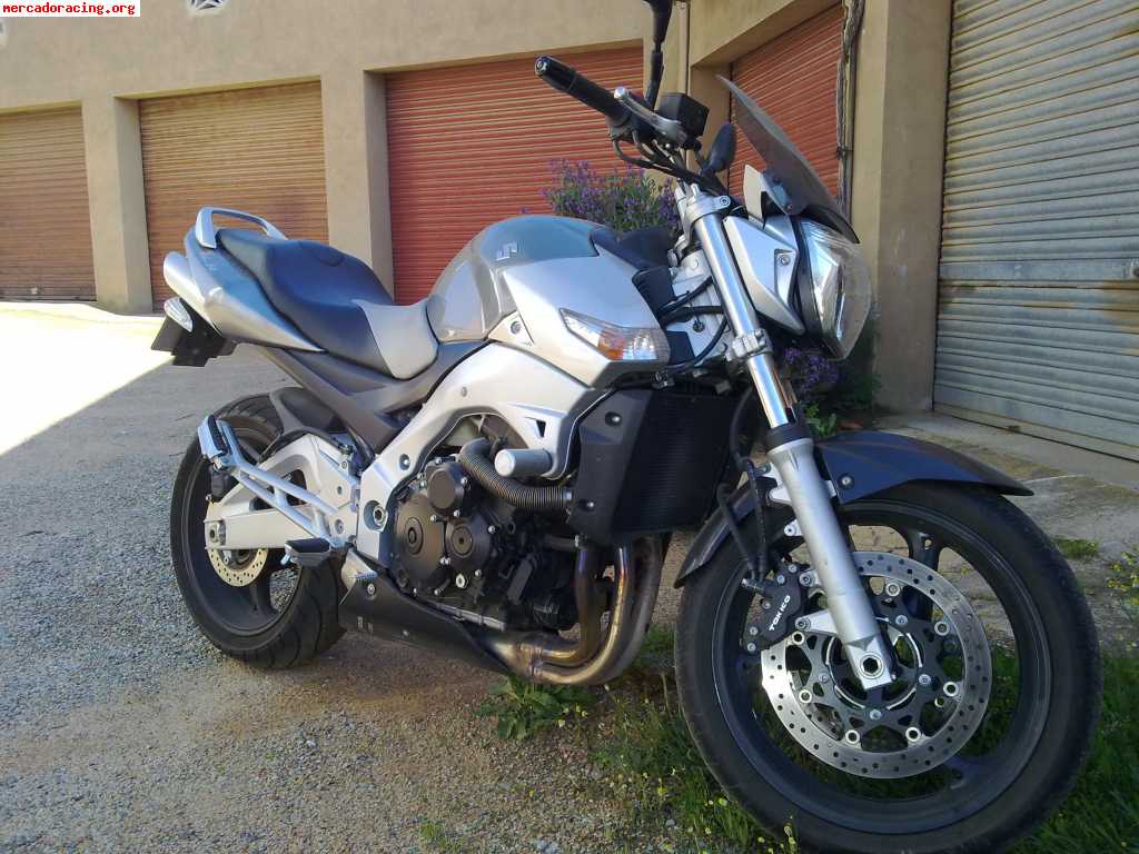 suzuki gsr 600