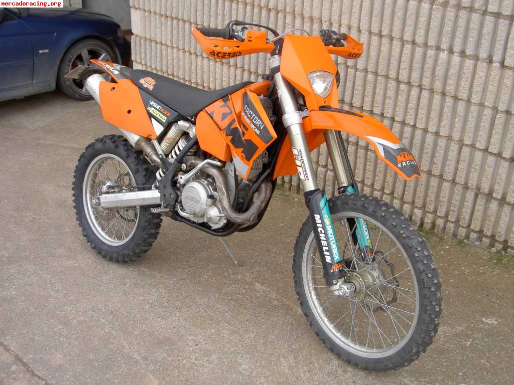 SE VENDE KTM 450 EXC DEL 2004 CON MUCHOS EXTRAS, AKRAPOVIC C