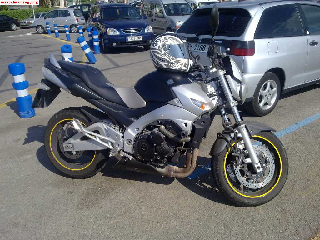 suzuki gsr 600